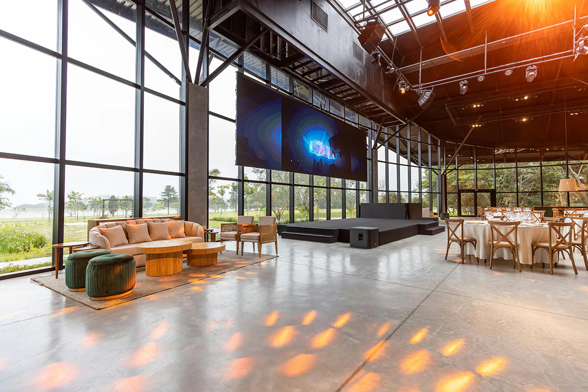 Digital signage screens: Key facts and tips | Bizplay
